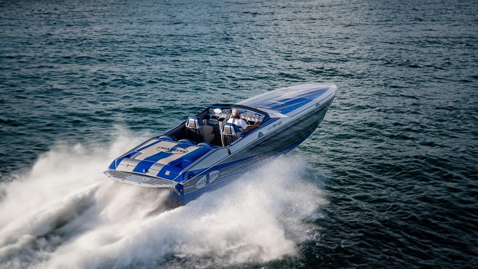 38' Top Gun | Cigarette Racing - Precision Craftsmanship