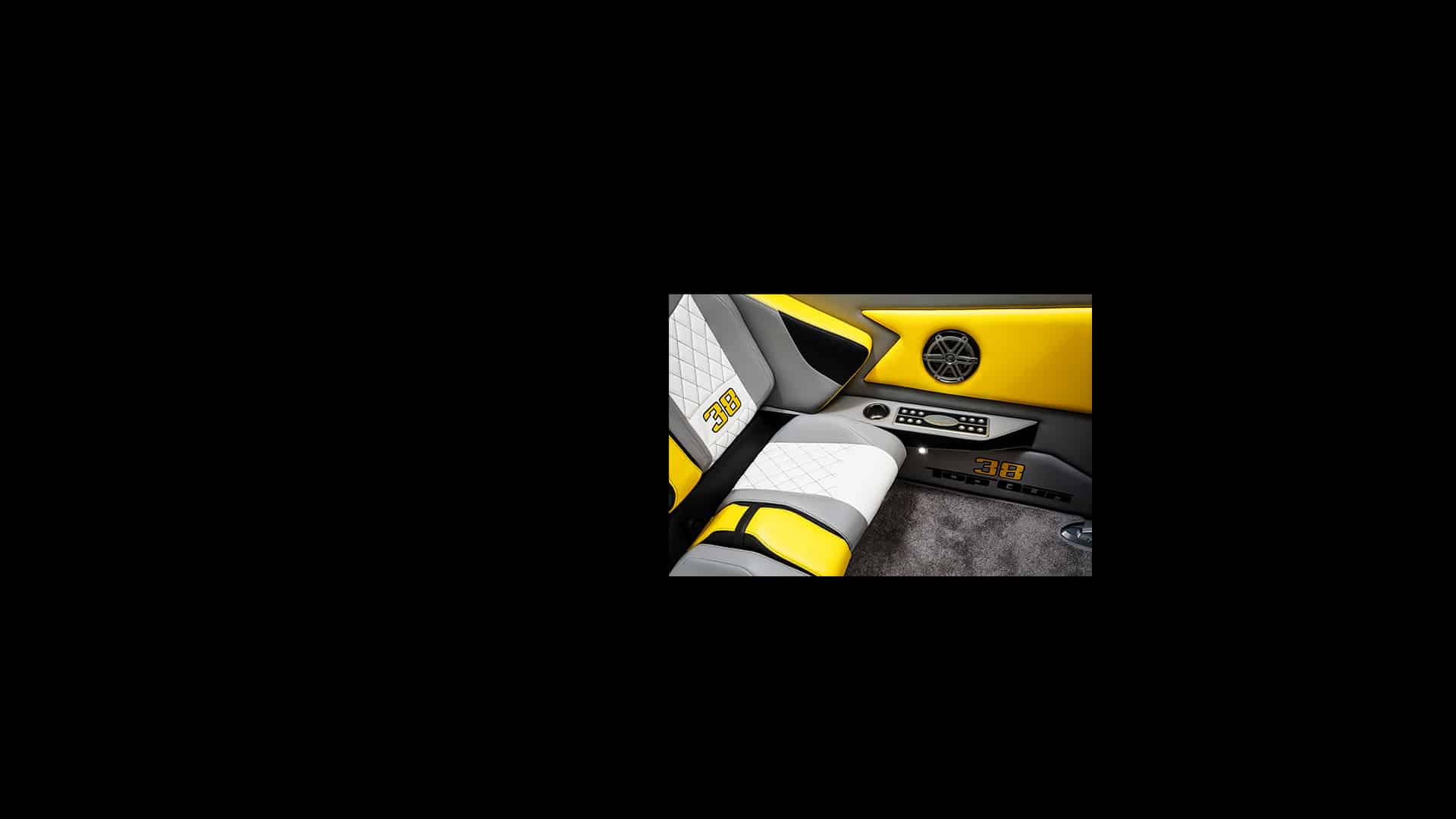 38' Top Gun | Cigarette Racing - Precision Craftsmanship