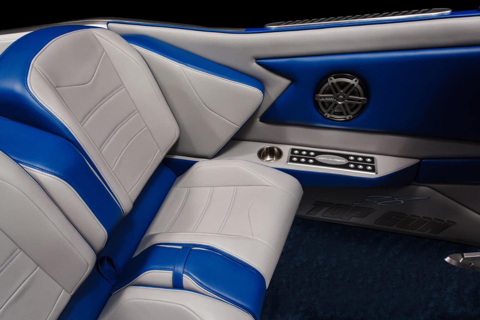 38' Top Gun | Cigarette Racing - Precision Craftsmanship